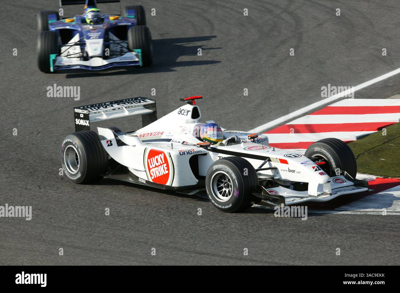 Jacques Villeneuve (CDN) BAR Honda 004 retired from the race when his ...