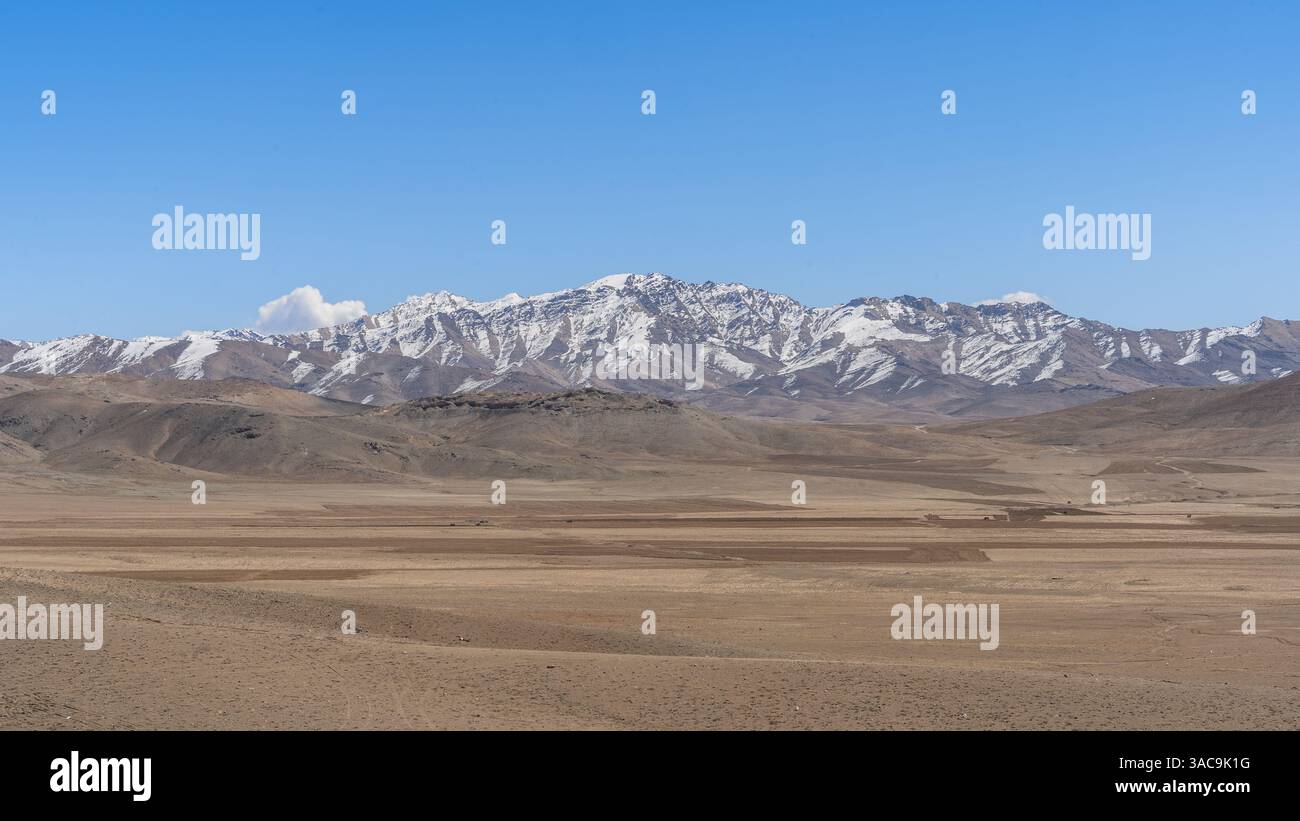 Afghanistan's natural landscape, Kandahar Ghazni highway Stock Photo ...