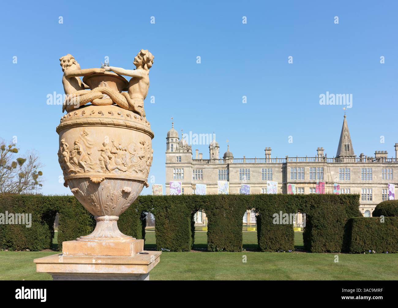 Greco roman pot in hi-res stock photography and images - Alamy
