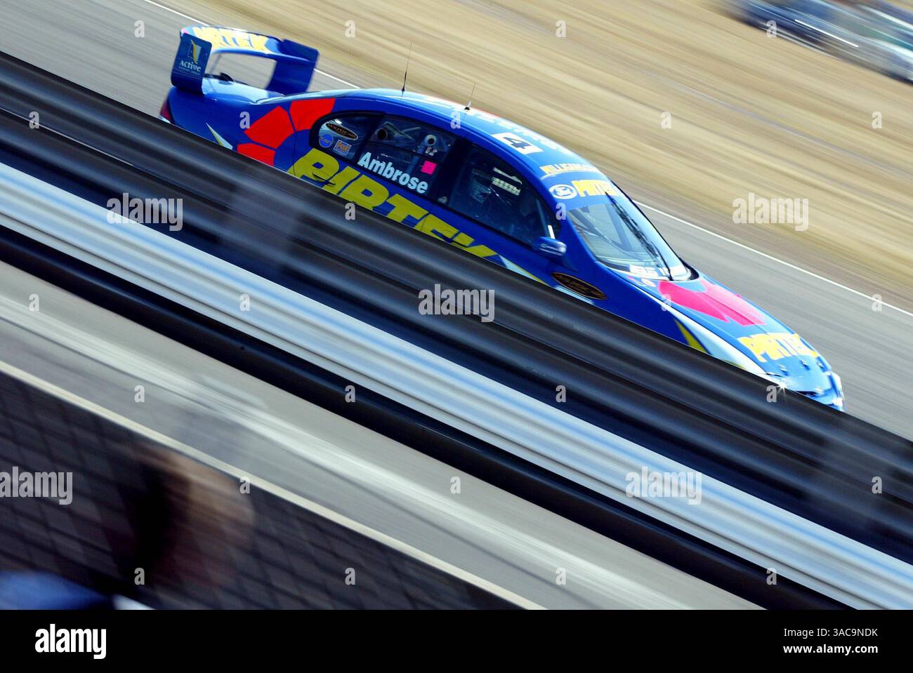 Marcos Ambrose (AUS) Ford Falcon leads the start of the race ...