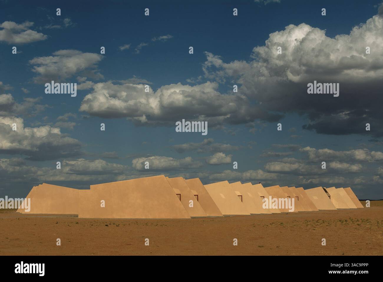 Desert blended architecture hi-res stock photography and images - Alamy