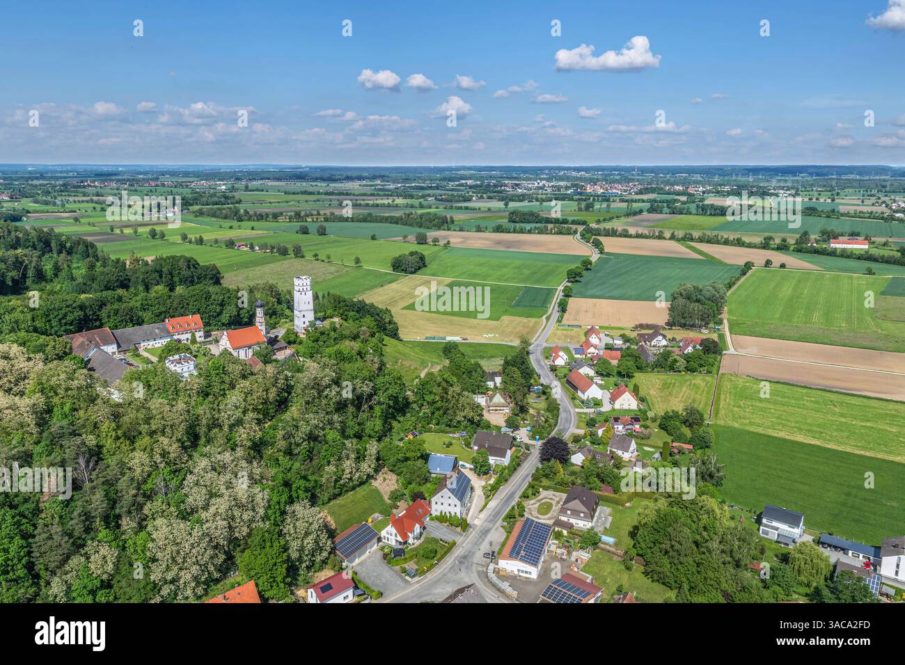 Das Dorf Markt, ein Ortsteil der Marktgemeinde Biberbach aus der ...