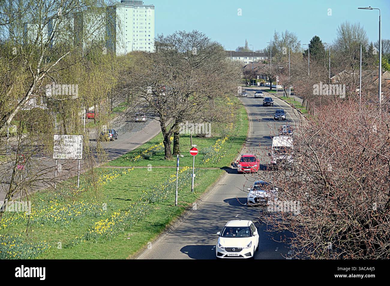 Glasgow, Scotland, UK. 3rd April, 2025. UK Weather: Spring sees summer ...