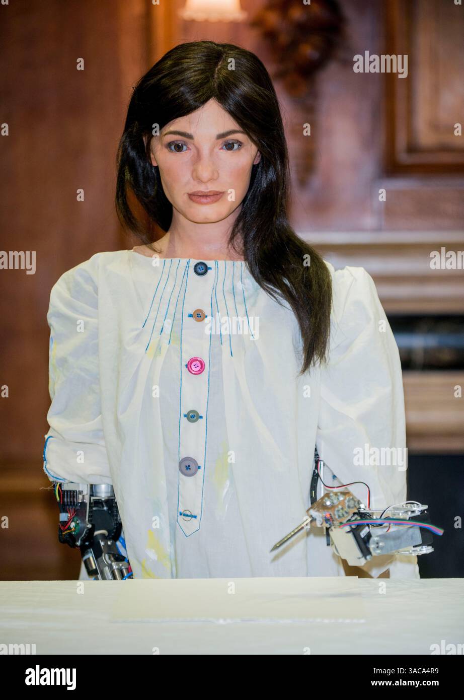 World's first humanoid robot artist Ai-Da presents her first solo show ...