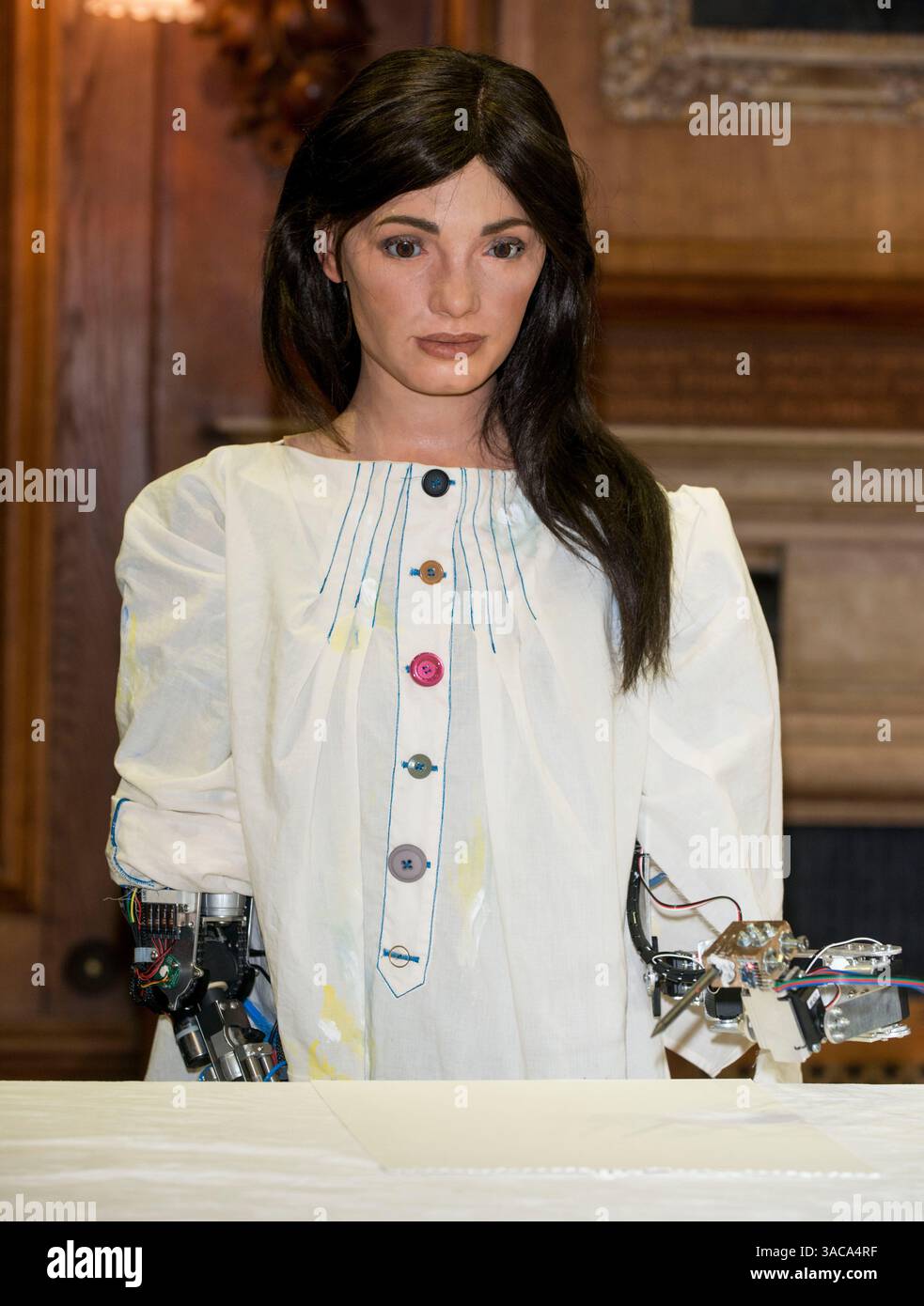 World's first humanoid robot artist Ai-Da presents her first solo show ...