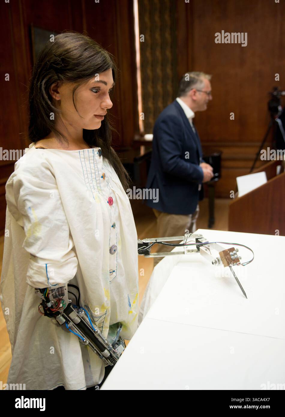 World's first humanoid robot artist Ai-Da presents her first solo show ...