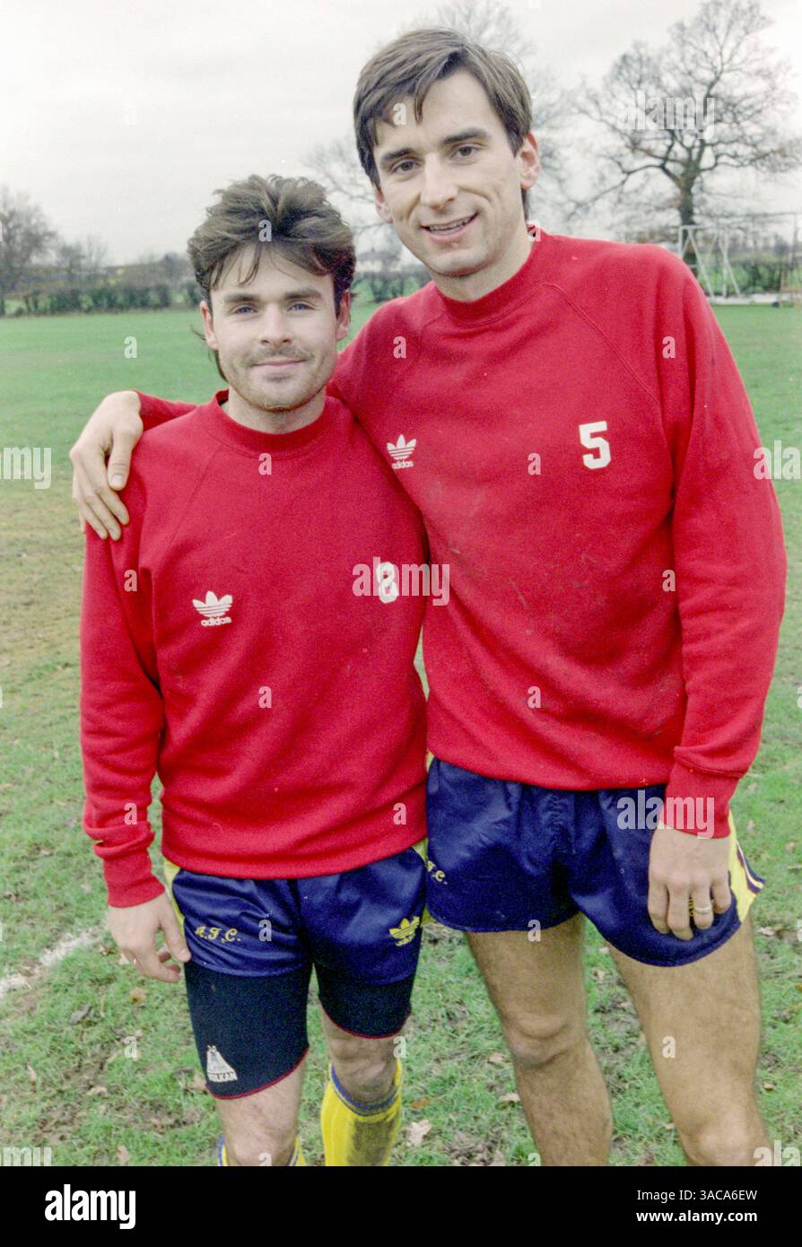 901202 Football, First Division, England 1990-1991, Arsenal - Liverpool ...
