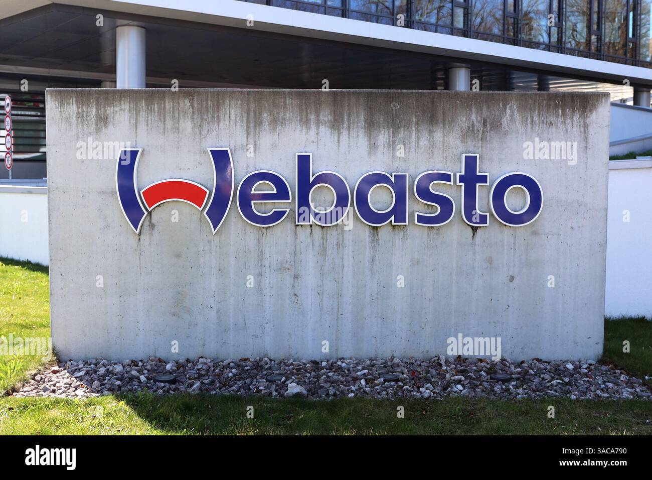 Hier im Bild die Firmenzentrale, Hauptsitz von Webassto in Stockdorf, Automobilzulieferer der ...