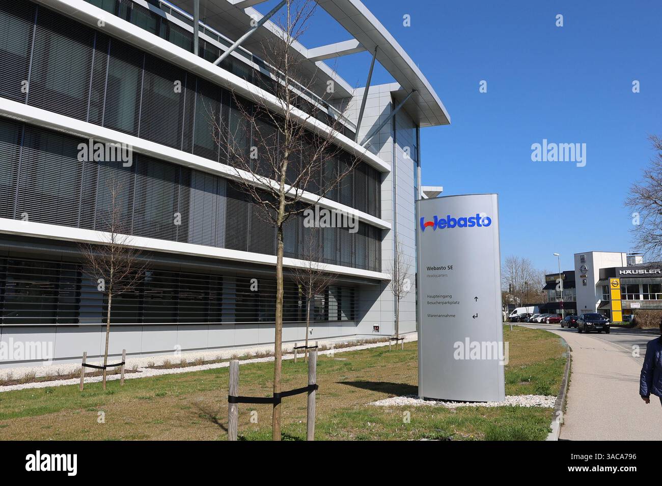 Hier im Bild die Firmenzentrale, Hauptsitz von Webassto in Stockdorf ...