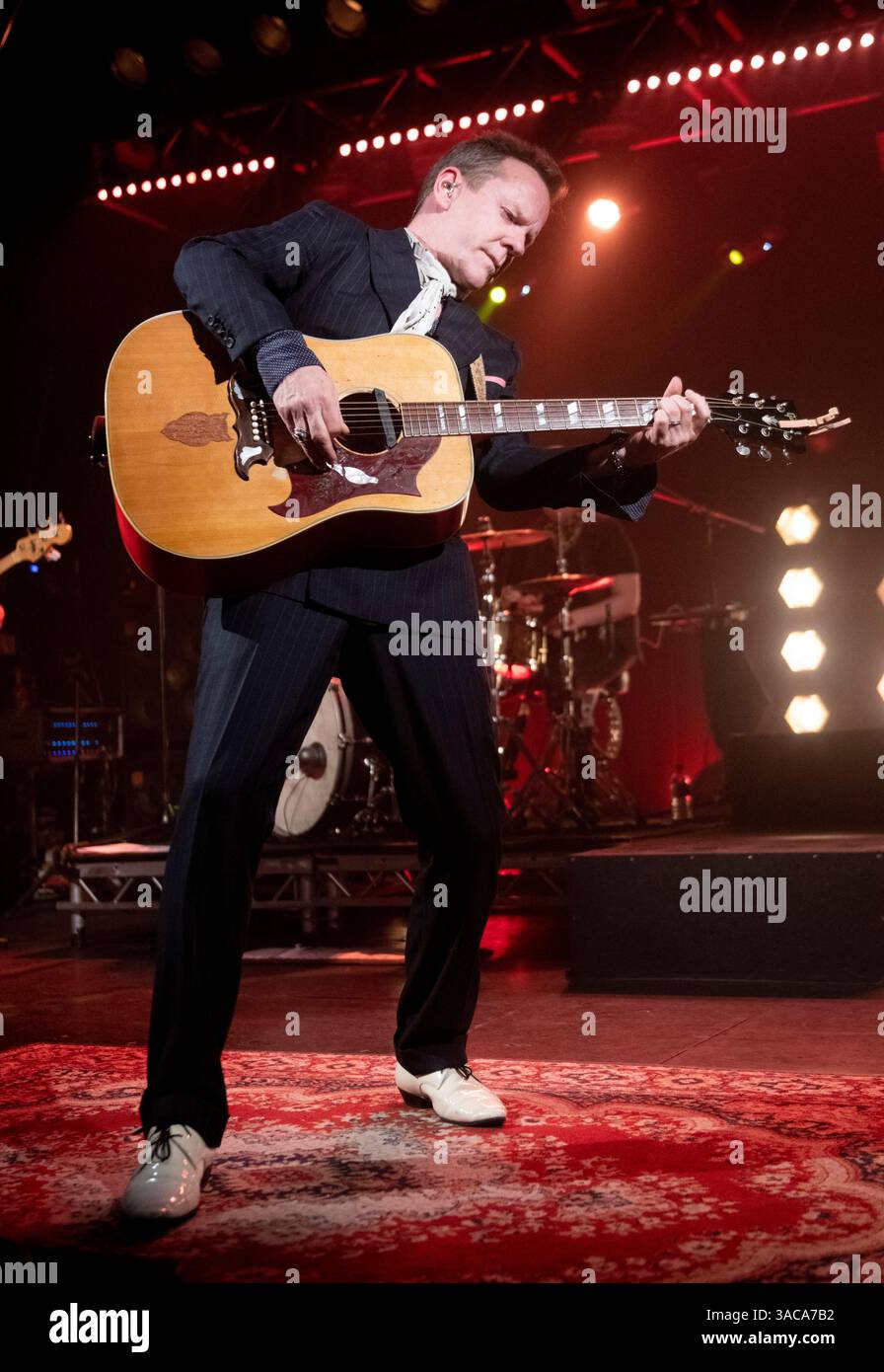 Kiefer Sutherland live at the Carling Academy Oxford, Oxford ...