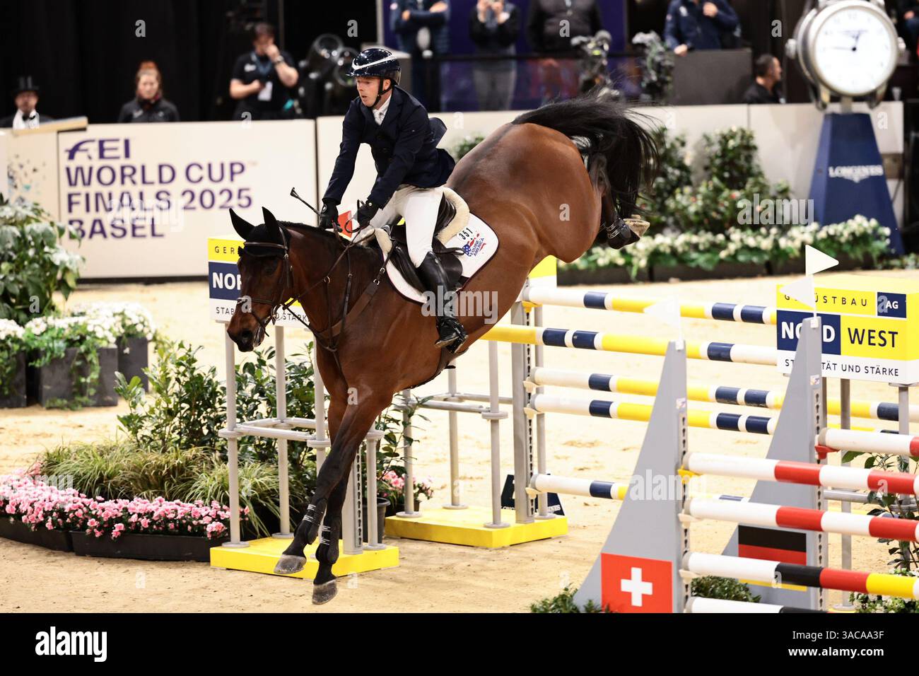 Robert Whitaker of Great Britain with Gentlemen vh Veldhof during the ...
