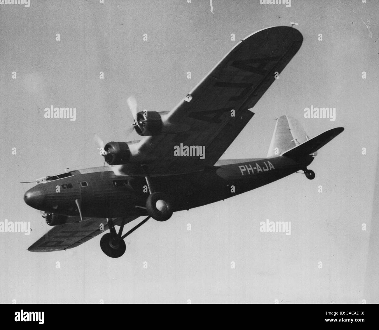 Archival airplane industry Black and White Stock Photos & Images - Alamy