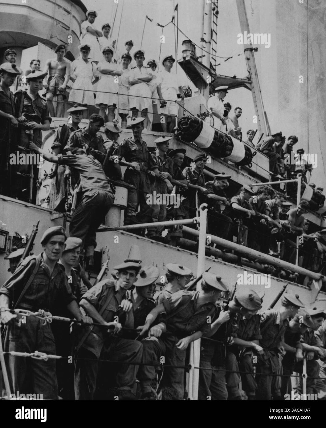 British troops arrive at a port in the Republic of Korea to reinforce ...