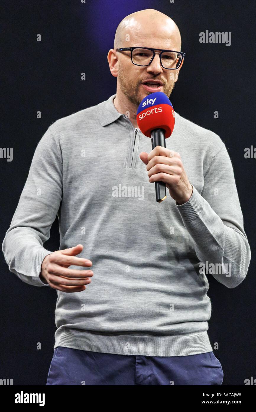 Berlin, Germany. 03rd Apr, 2025. Darts: Premier League, matchday in Berlin, Uber Arena. Former ...