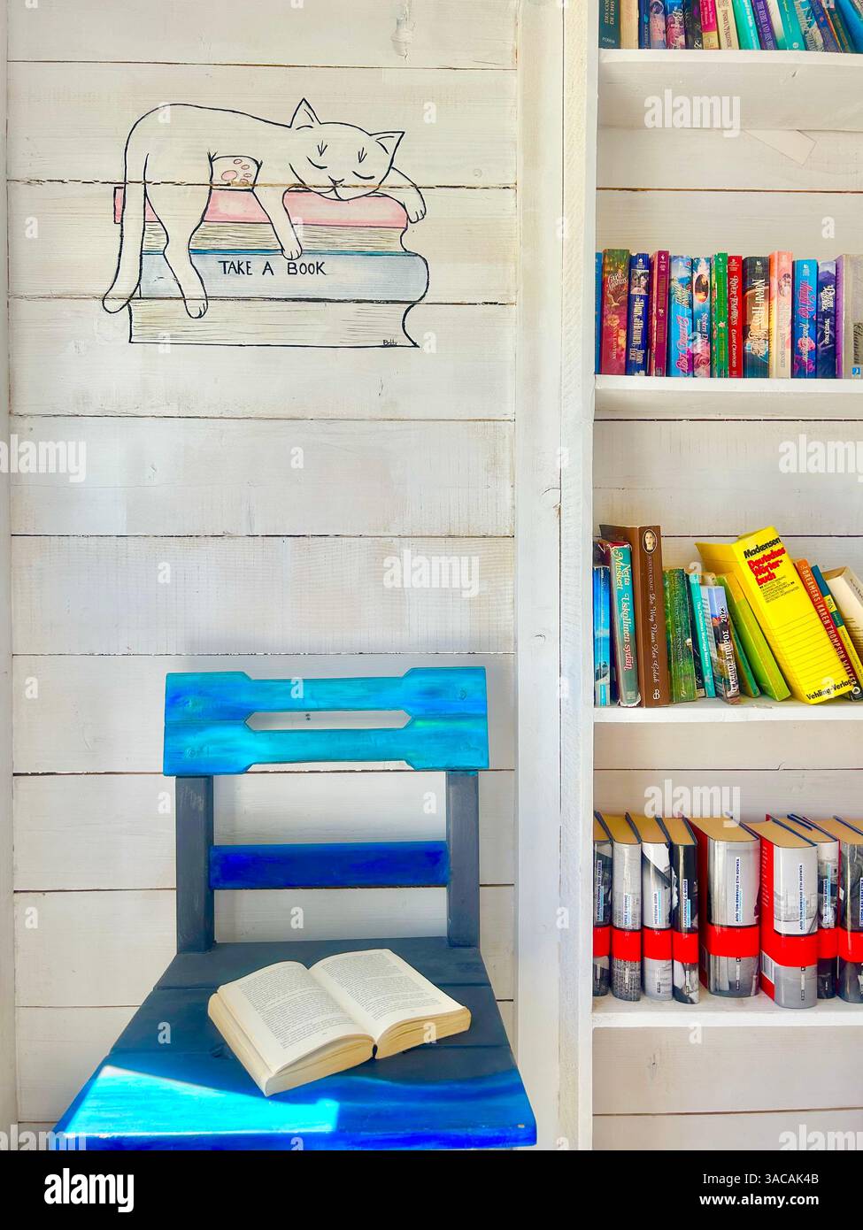 Open book drawing hi-res stock photography and images - Alamy