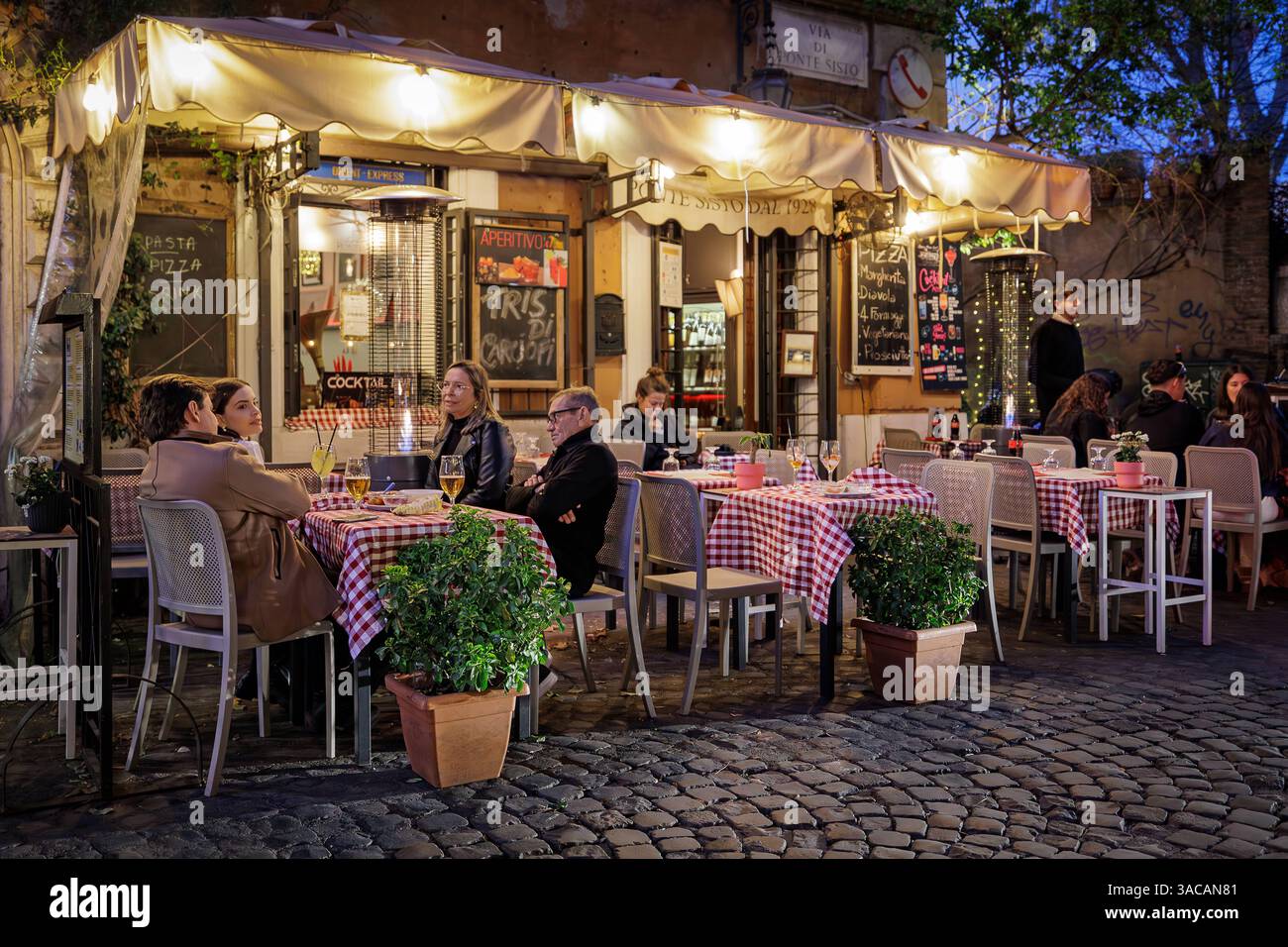 Trastevere in Rome, traditional restaurants and trattorias in the ...