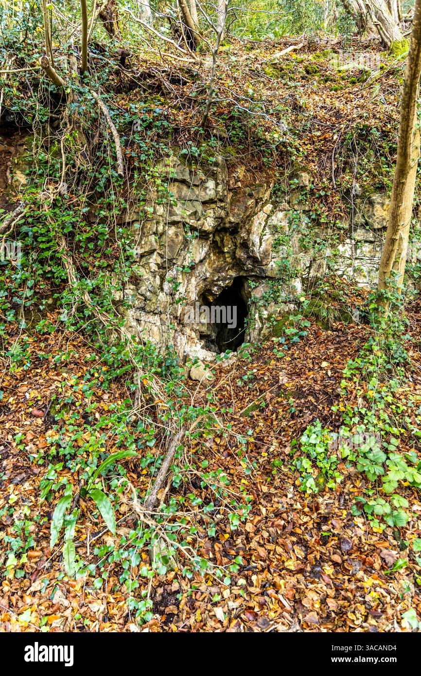 Shorn cliff cave hi-res stock photography and images - Alamy