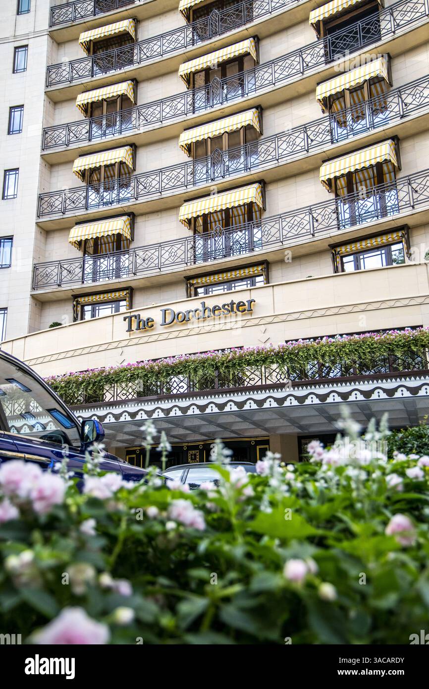 he Dorchester 5 Star Hotel on London's Park Lane, overlooking Hyde Park ...