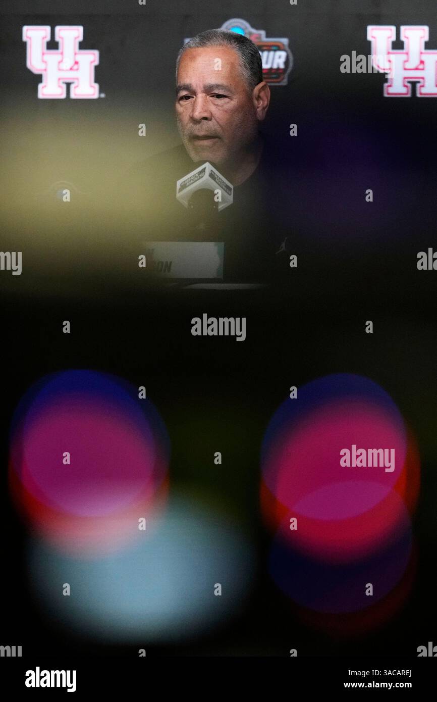 Houston head coach Kelvin Sampson speaks during media day at the Final ...