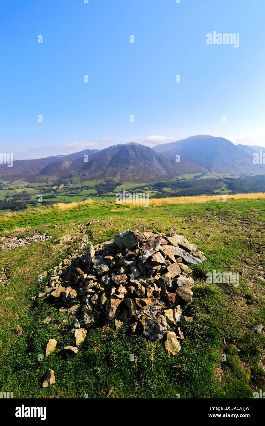 View over the Vale of Lorton to the Whinnlatter fells, Lake District ...
