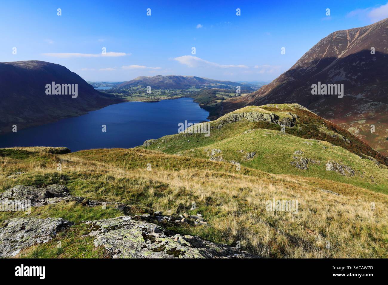 Autumn view over Crummock Water, Lake District National Park, Cumbria ...