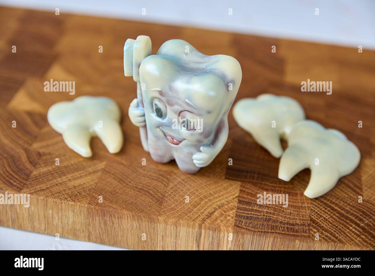 Missing tooth cartoon hi-res stock photography and images - Alamy