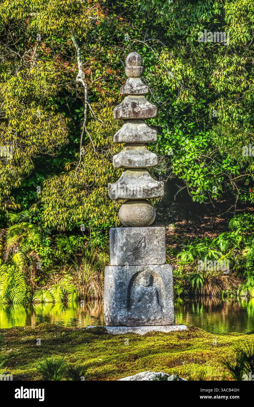 Stone Buddha pagoda, Kinkaku-Ji (Rokuon-Ji) golden pavilion, Kyoto ...