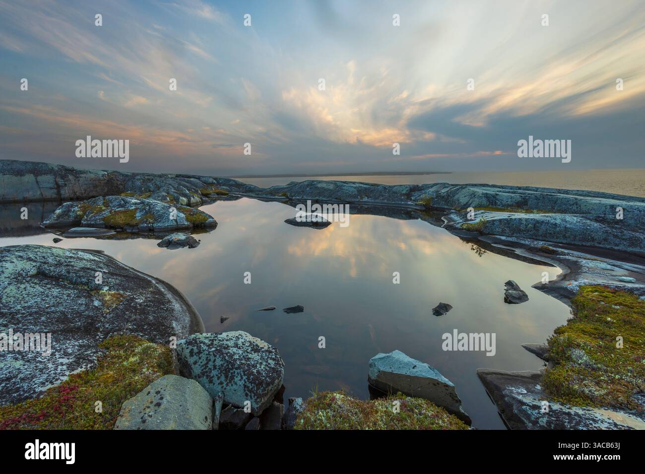 Tundra sunset hudson bay hi-res stock photography and images - Alamy