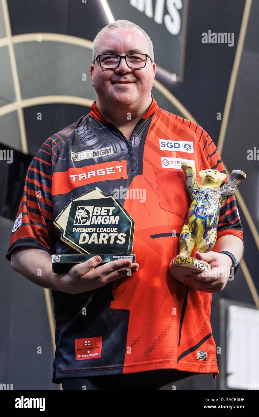 Berlin, Germany. 03rd Apr, 2025. Darts: Premier League, Matchday in ...