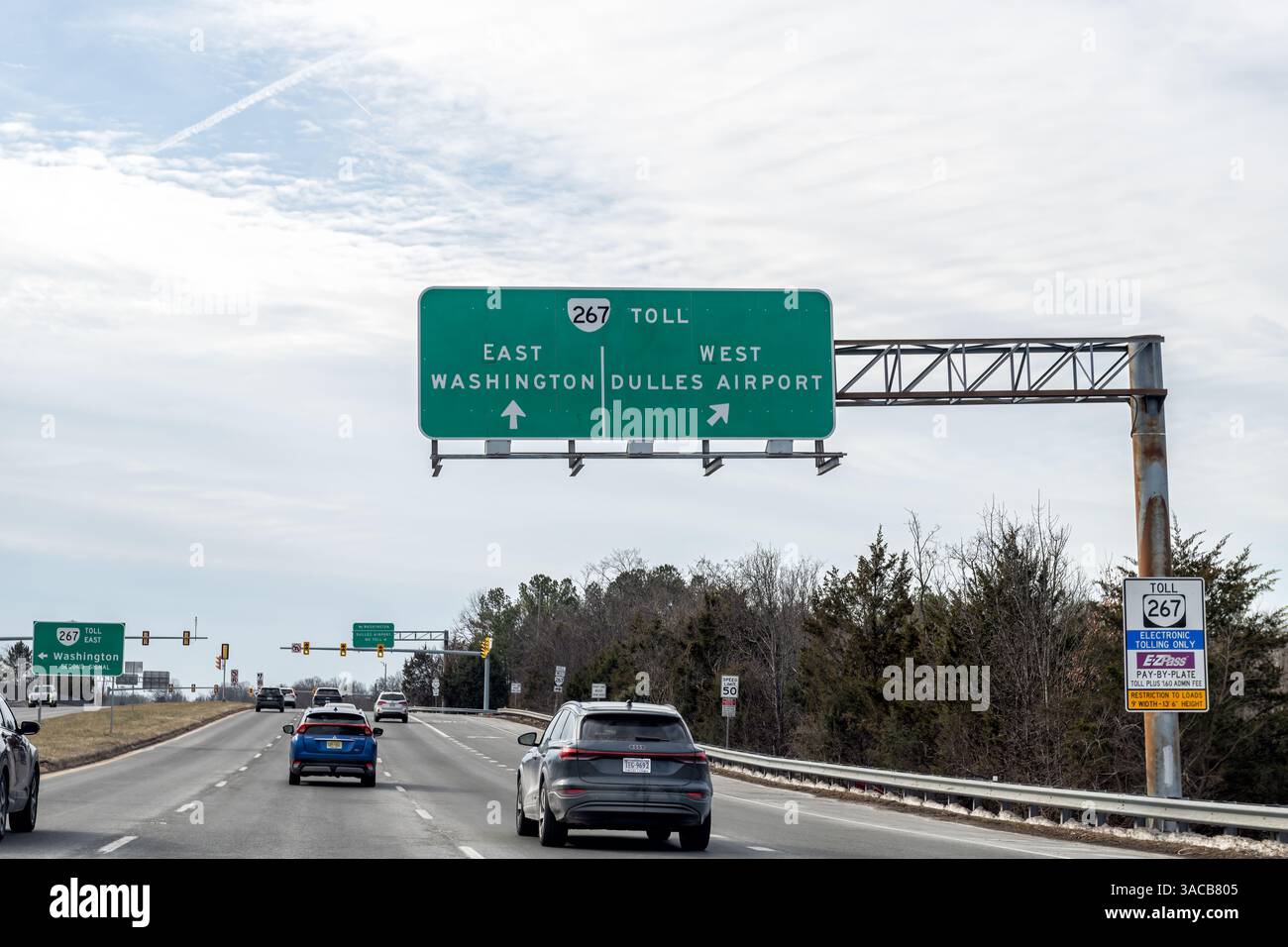 Reston, USA - January 26, 2025: Fairfax county parkway highway road in ...