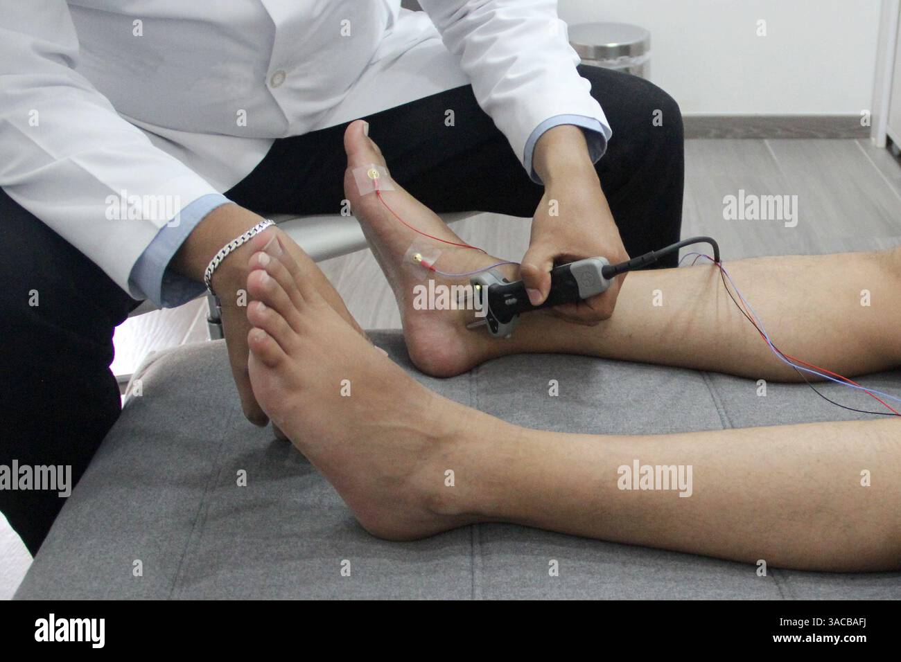 Electromyography and somatosensory evoked potentials in the legs of a ...