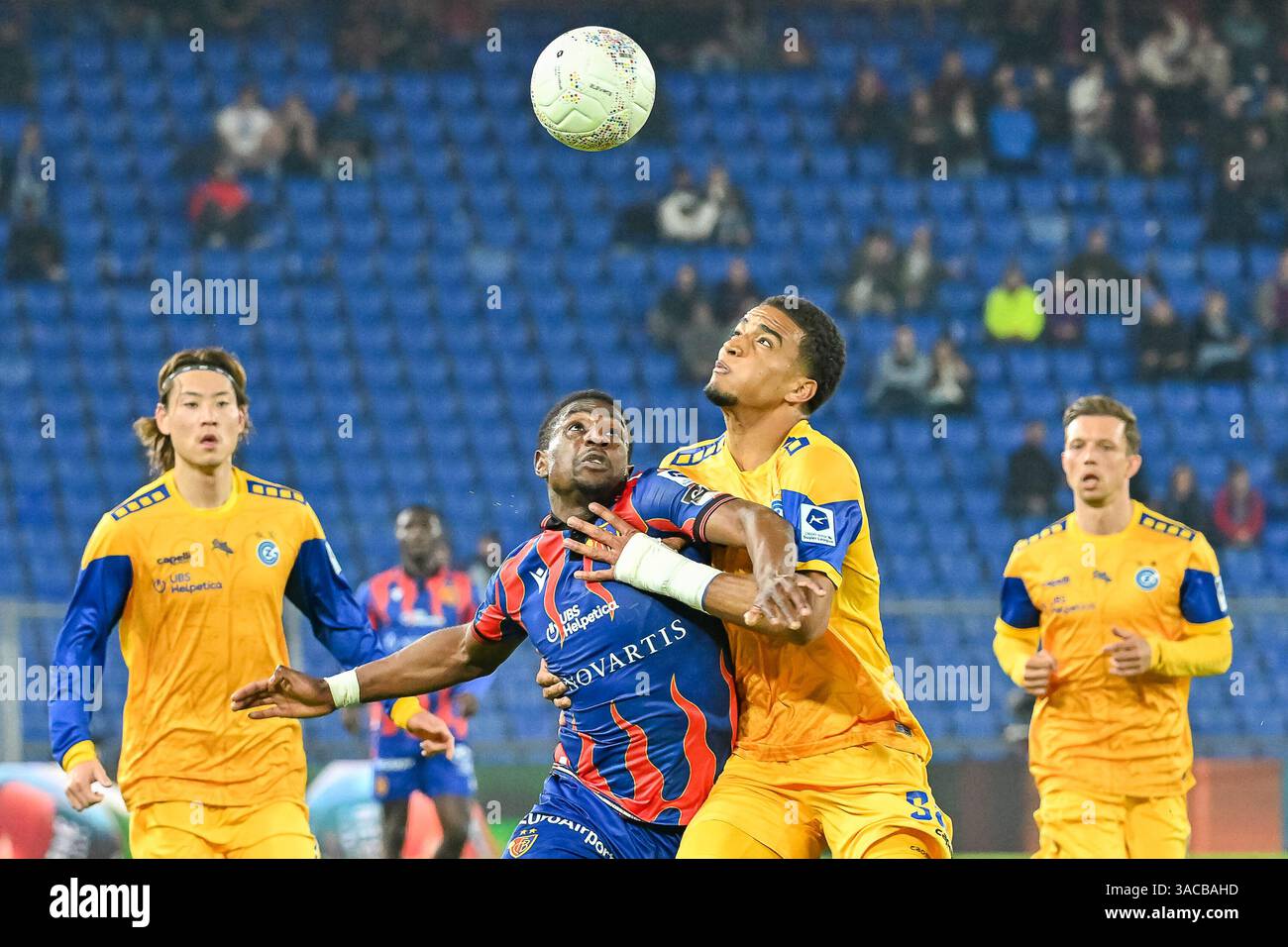 Joe Mendes (FC Basel, #17), Yannick Bettkober (Grasshopper Club Zuerich ...