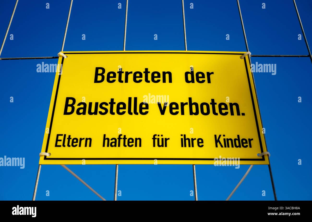 German warning sign reading “Betreten der Baustelle verboten” on a ...