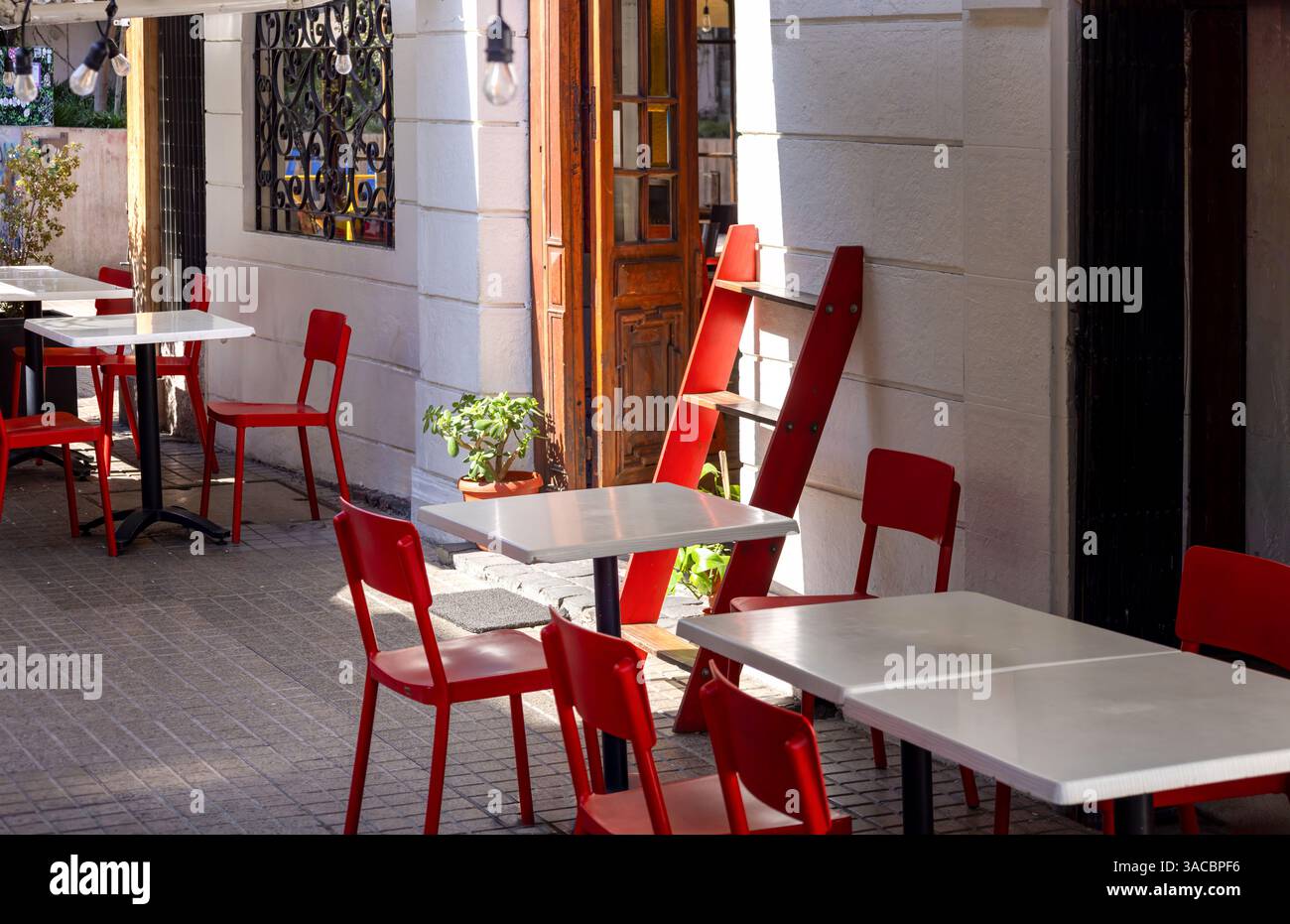 Barrio Lastarria restaurants and cafes in historic center of Santiago ...
