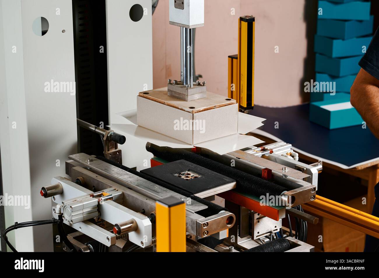 Innovative semi-automatic wrapping machine packaging rectangular boxes ...