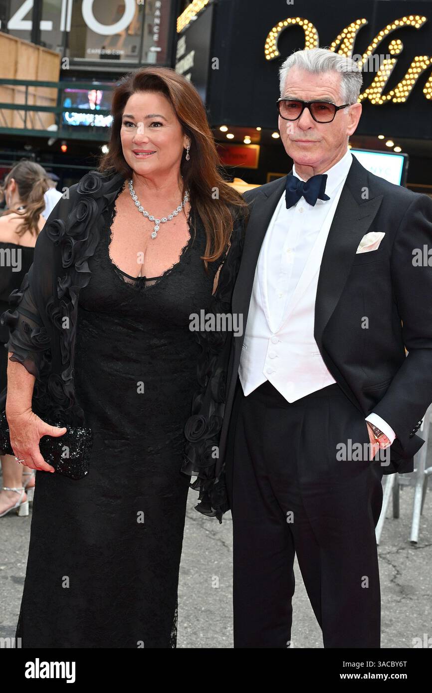 Keely Shaye Smith and husband Pierce Brosnan attend the "Good Night ...