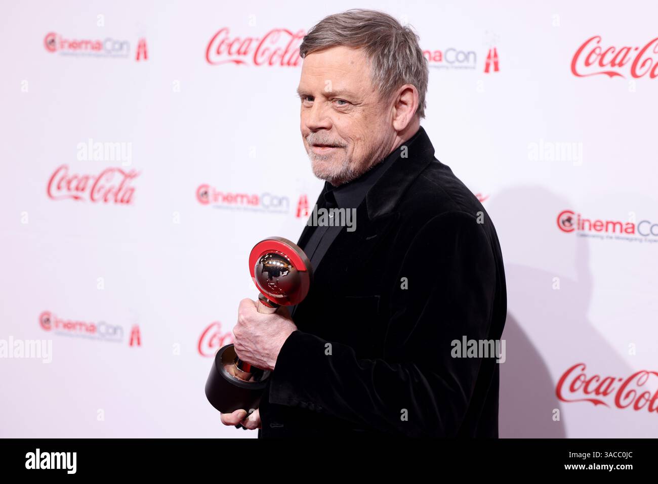 Las Vegas, Nevada, USA. 3rd Apr, 2025. MARK HAMILL on the red carpet of ...
