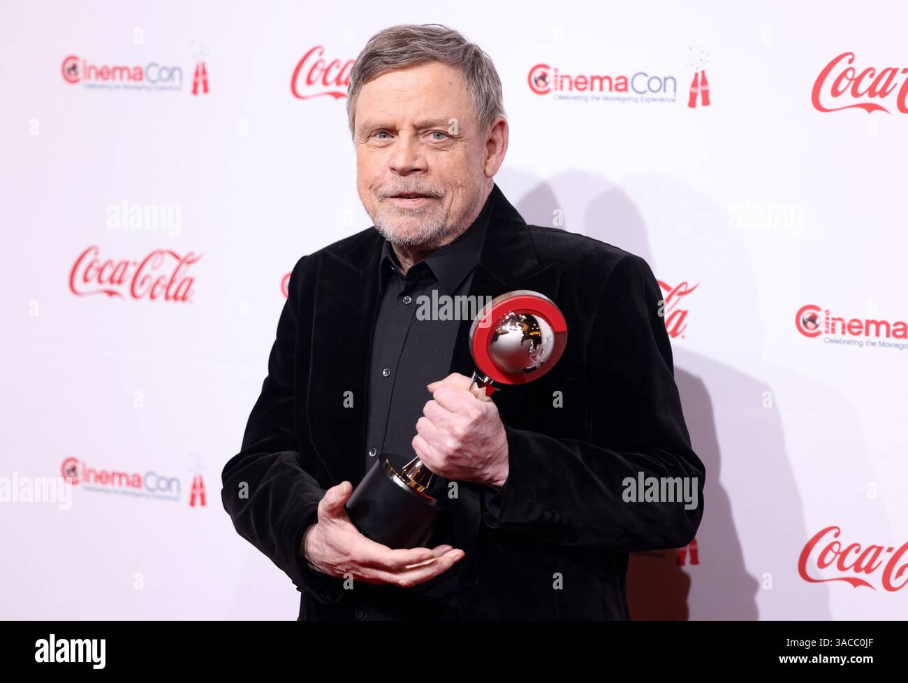 Las Vegas, Nevada, USA. 3rd Apr, 2025. MARK HAMILL on the red carpet of ...