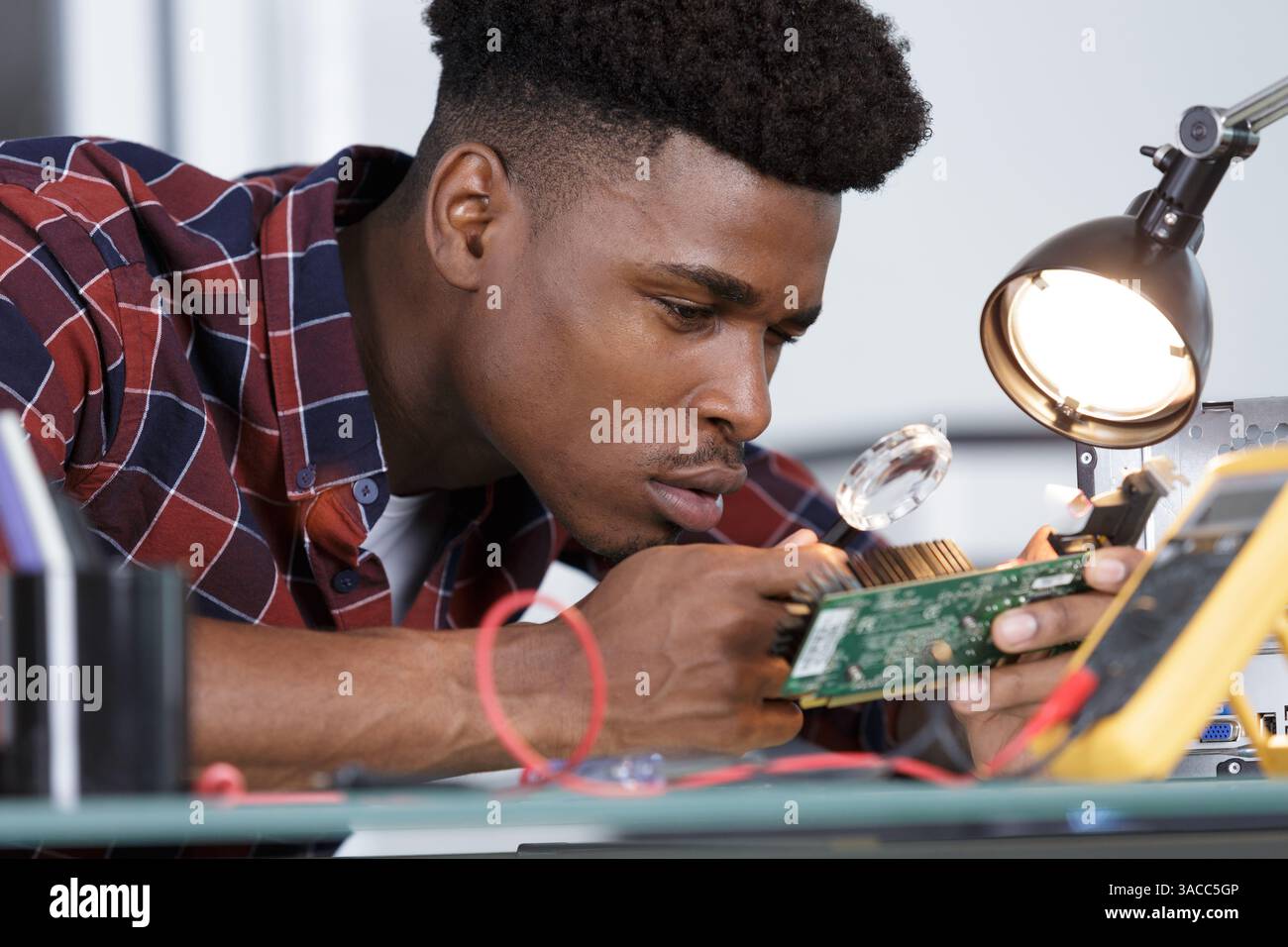 microcircuit magnifying glass magnifying glass measuring instruments ...