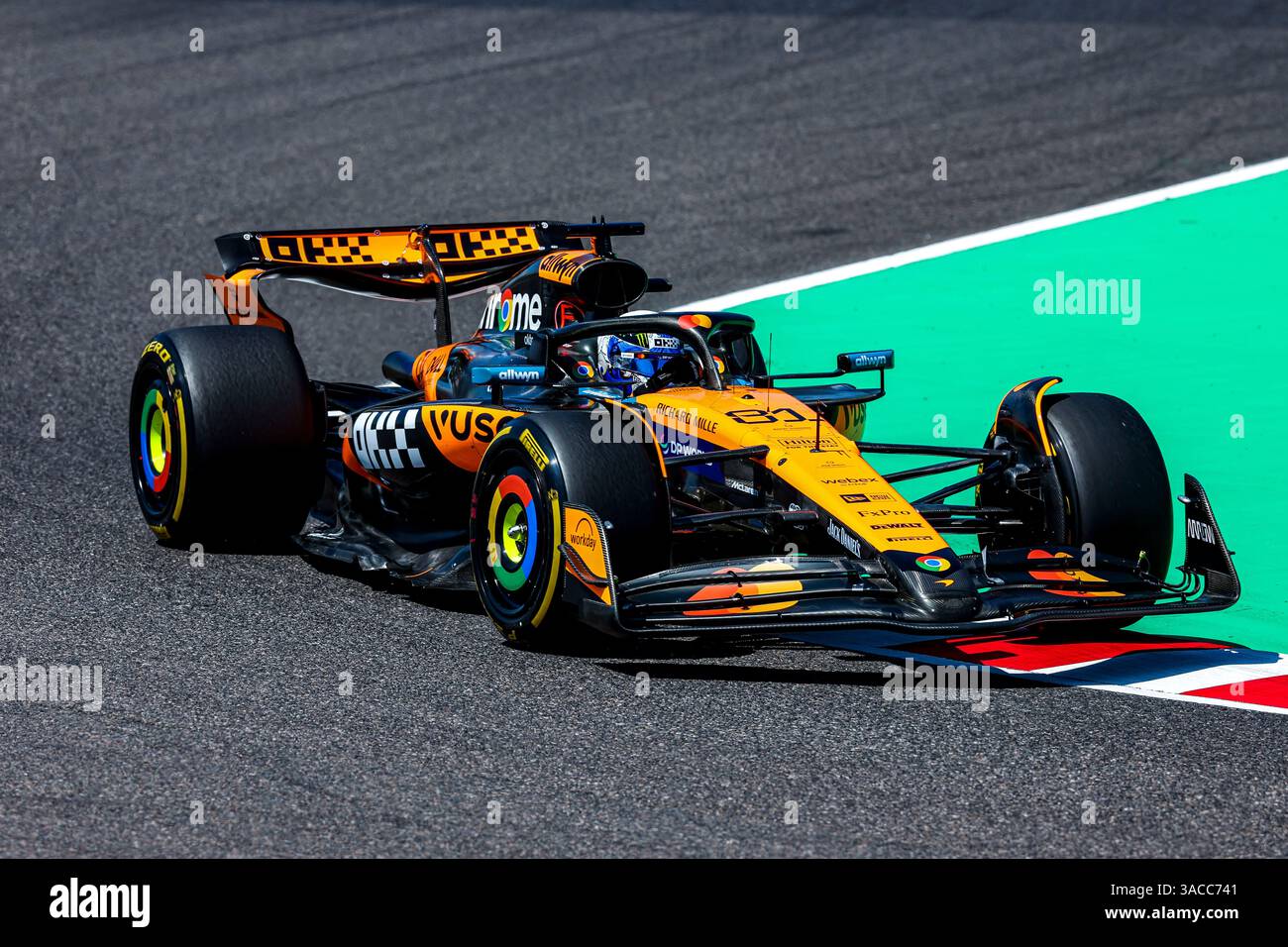 81 PIASTRI Oscar (aus), McLaren F1 Team MCL39, action during the Formula 1 Lenovo Japanese Grand ...