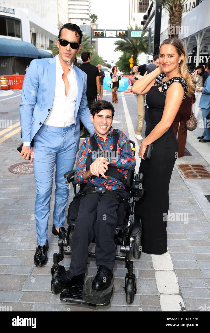 MIAMI, FL-APRIL 3: Actorr Aaron Diaz, actor Jonathan Benaim and Lola ...