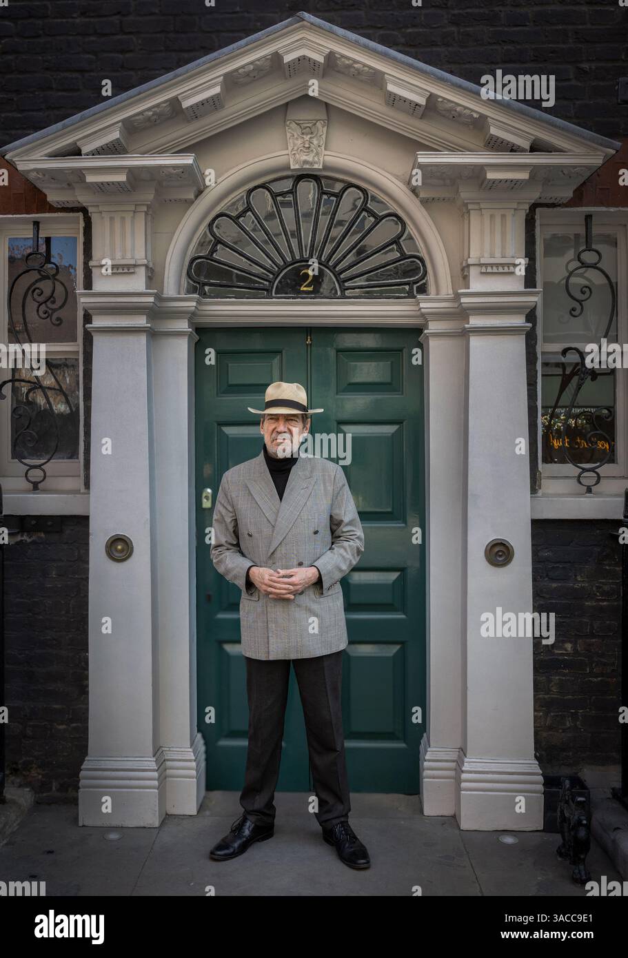 Dunhill club mayfair hi-res stock photography and images - Alamy