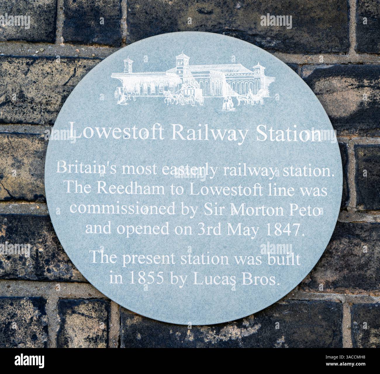 Lowestoft railway station plaques hi-res stock photography and images ...