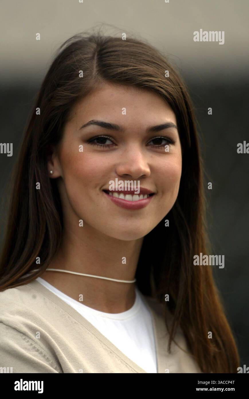 The ring girl 2002 hi-res stock photography and images - Alamy