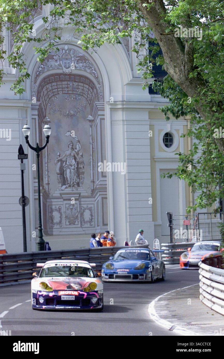 French GT Championship.Pau, France, 18-20 May 2002..5.7mb DIGITAL IMAGE ...
