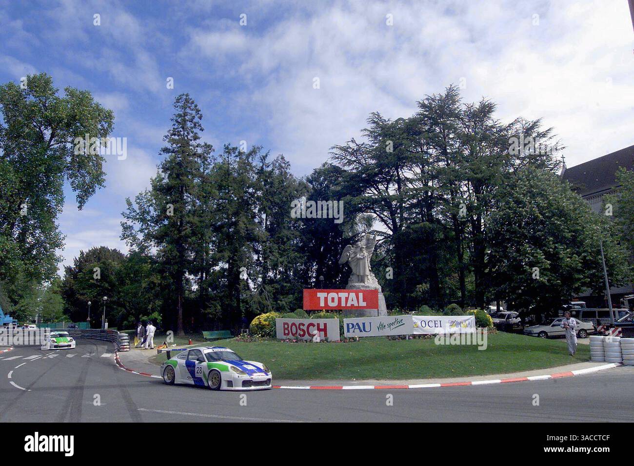 French GT Championship.Pau, France, 18-20 May 2002..5.7mb DIGITAL IMAGE ...