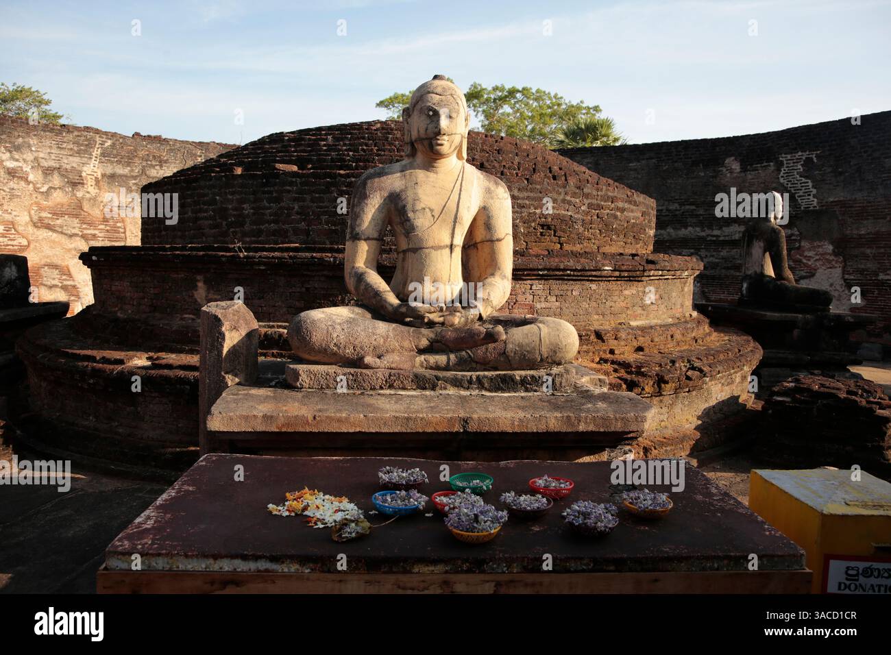 Sri Lanka. Polonnaruwa Vatadage. Buddisht stupa (12th century). Buddha ...