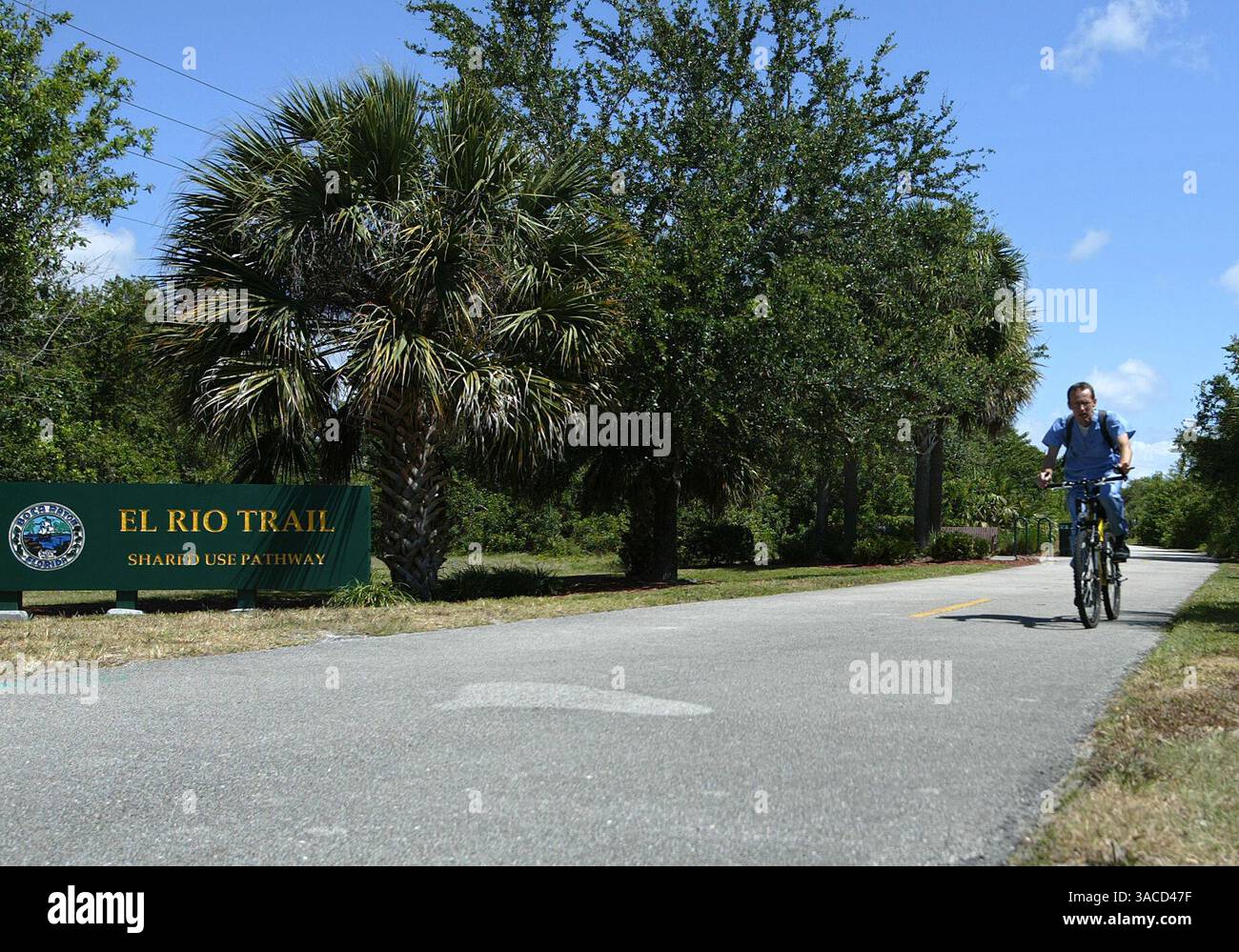 0052093A.npd cpelriotrail 0430 photo by ELIZA GUTIERREZ/Staff ...