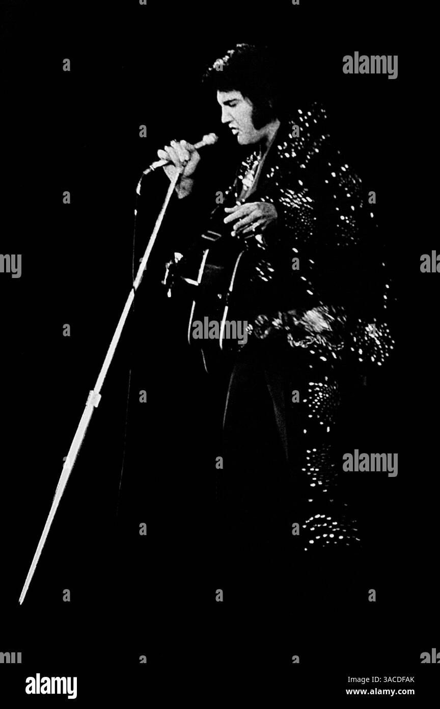 Jun 01, 1975 - Cincinnati, Ohio, USA - 1970s era file photo of ELVIS ...
