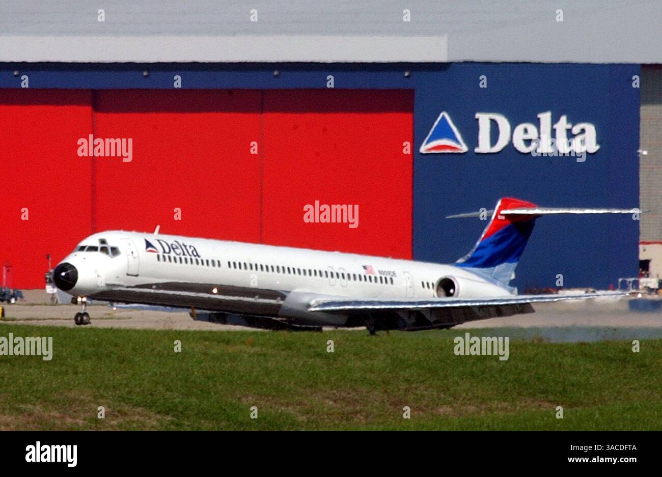 Oct 18, 2002 - Cincinnati, Ohio, USA - Delta Air Lines, the nations 3rd ...